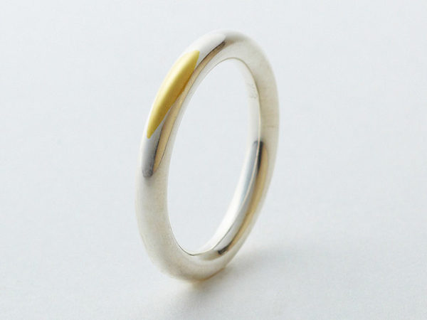 The Wedding Ring That Gradually Fades To Gold Over Time - mmminimal