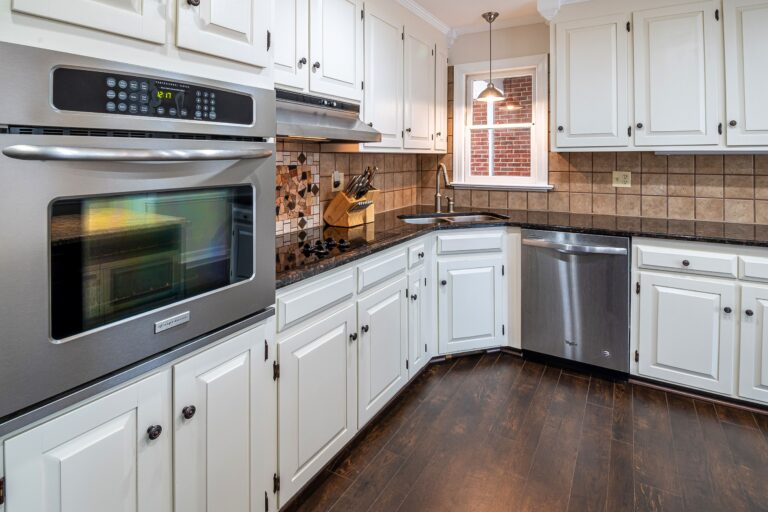 Tips for Choosing the Finish for Your Kitchen Cabinets - mmminimal